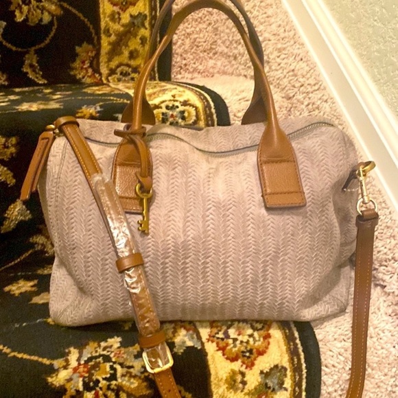 Fossil | Bags | Euc Fossil Leather Tote Convertible Crossbody Bag ...